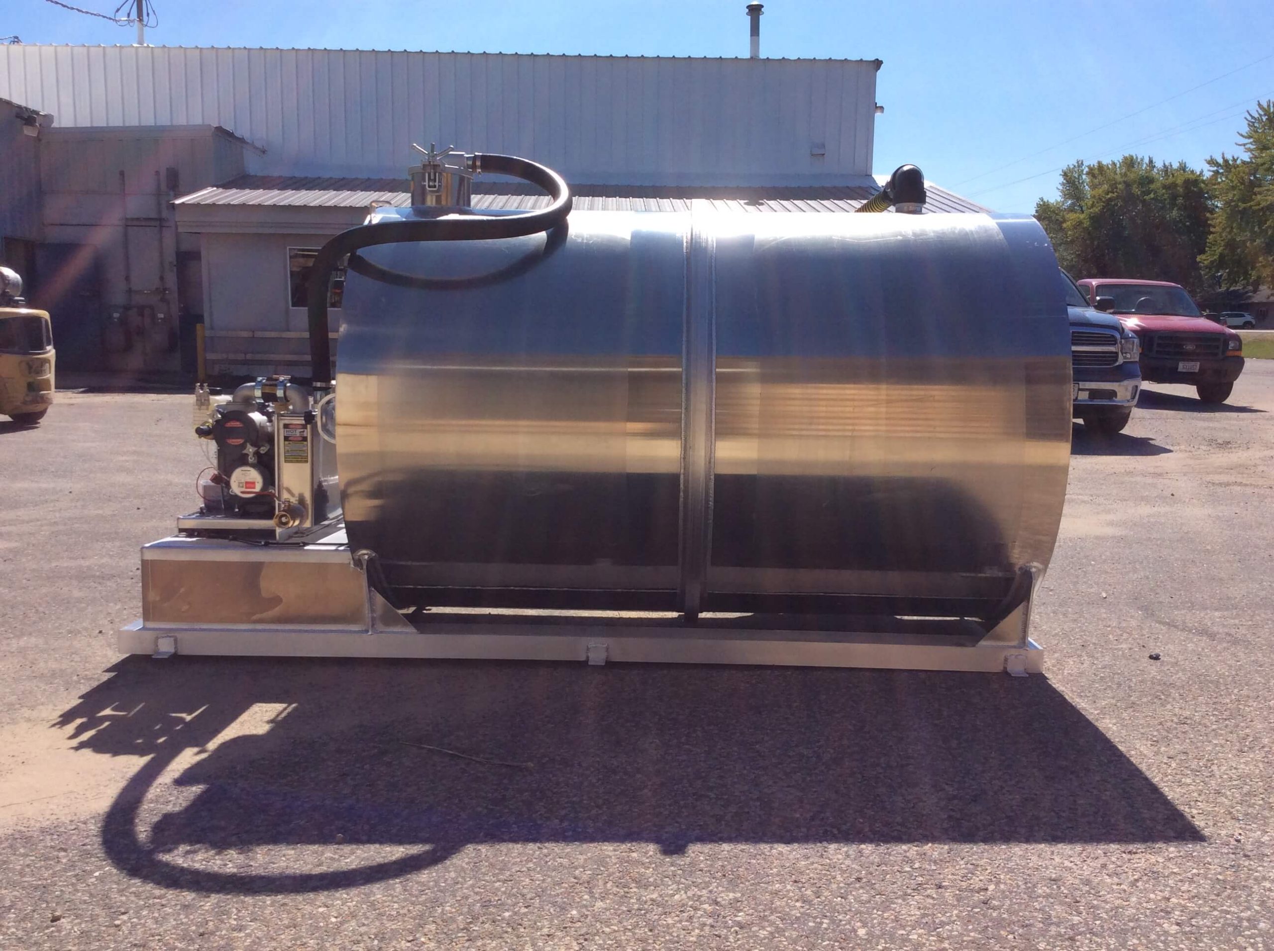 Wabash (300 to 995-Gallon) "Portable Restroom Service" Slide-In Unit ...