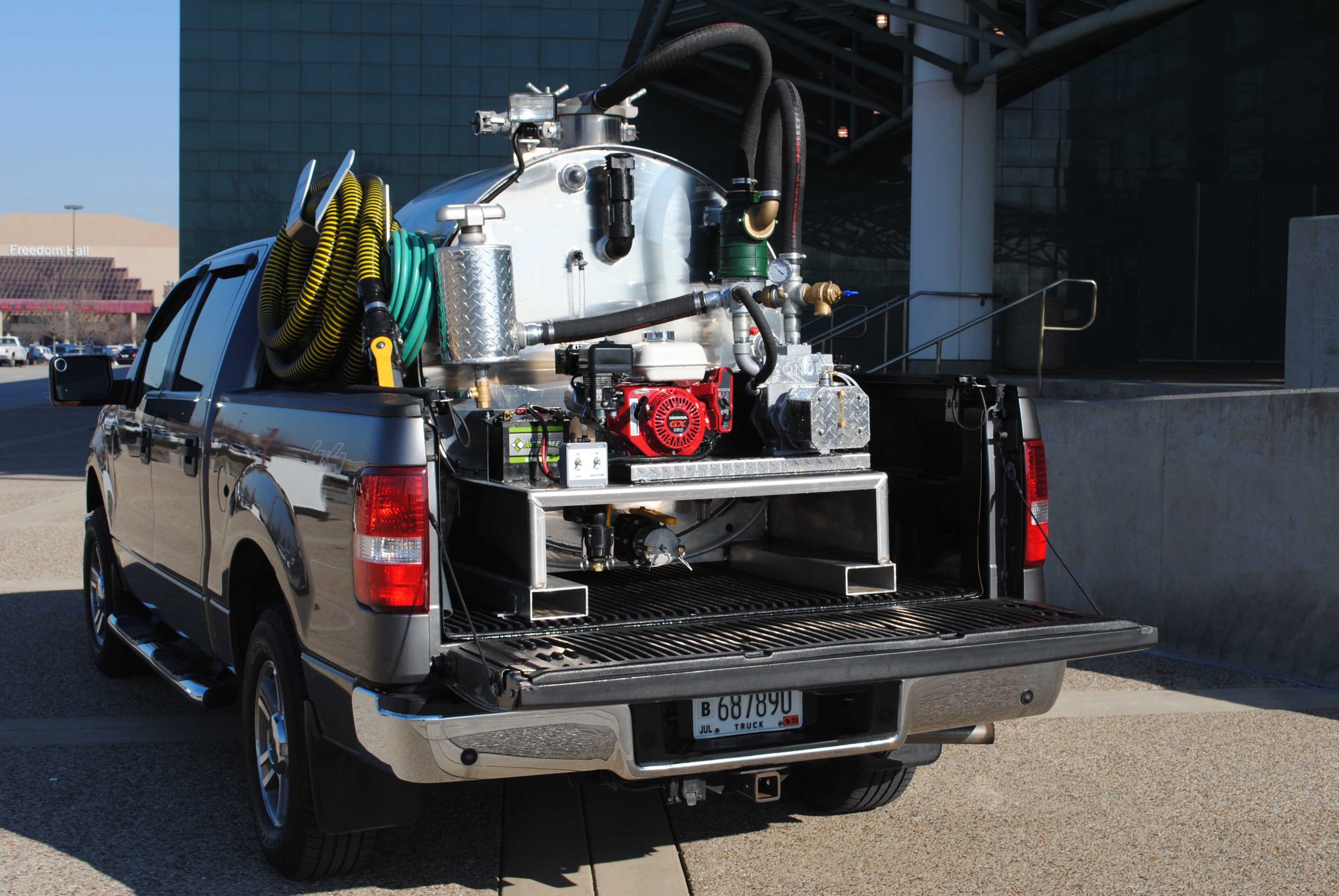 Wabash (300-Gallon) "Portable Restroom Service" Slide-In Unit - Vacuum ...