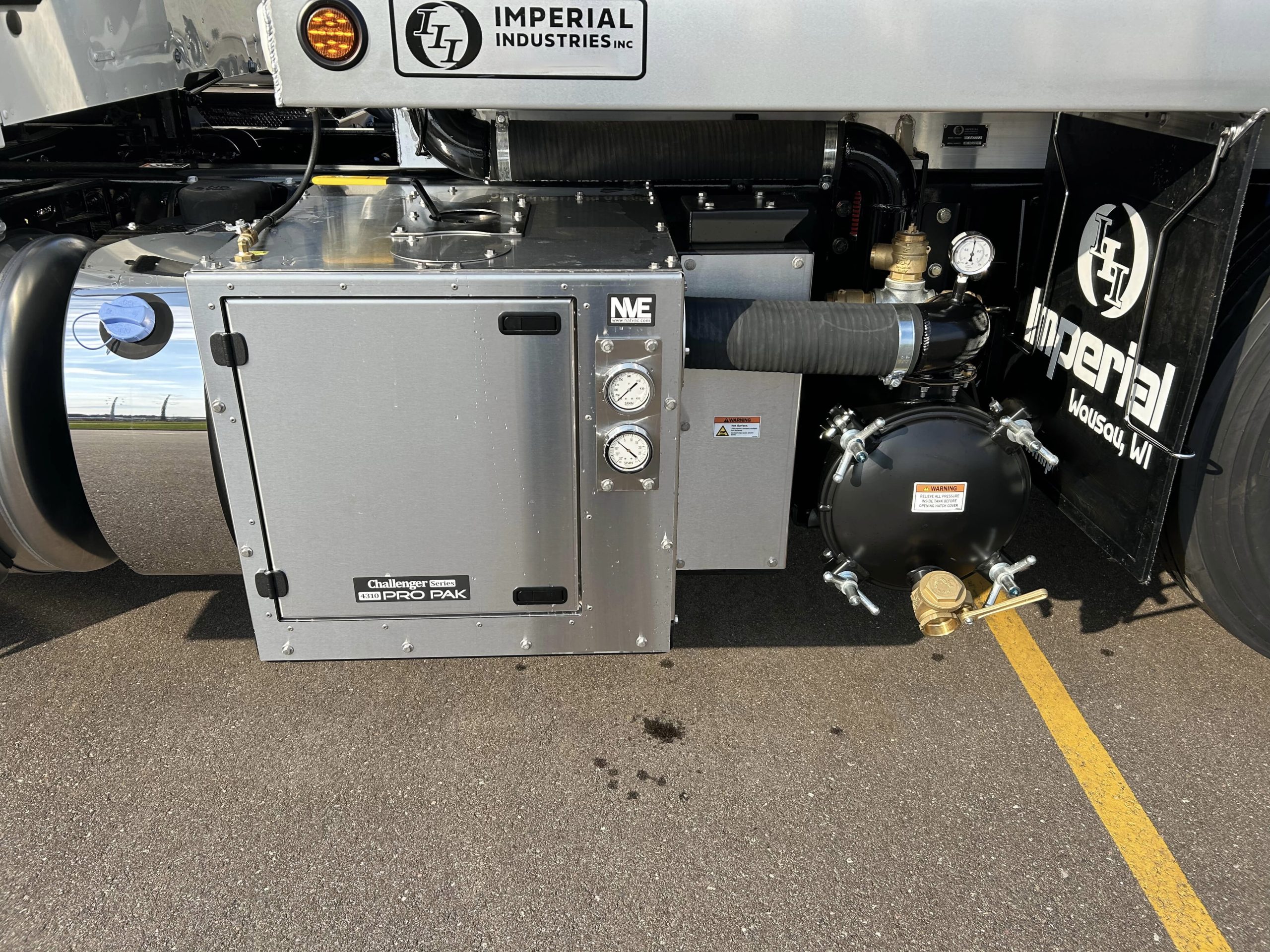 2026 Peterbilt 567 (5000-Gallon) Imperial Industries Vacuum Truck w ...