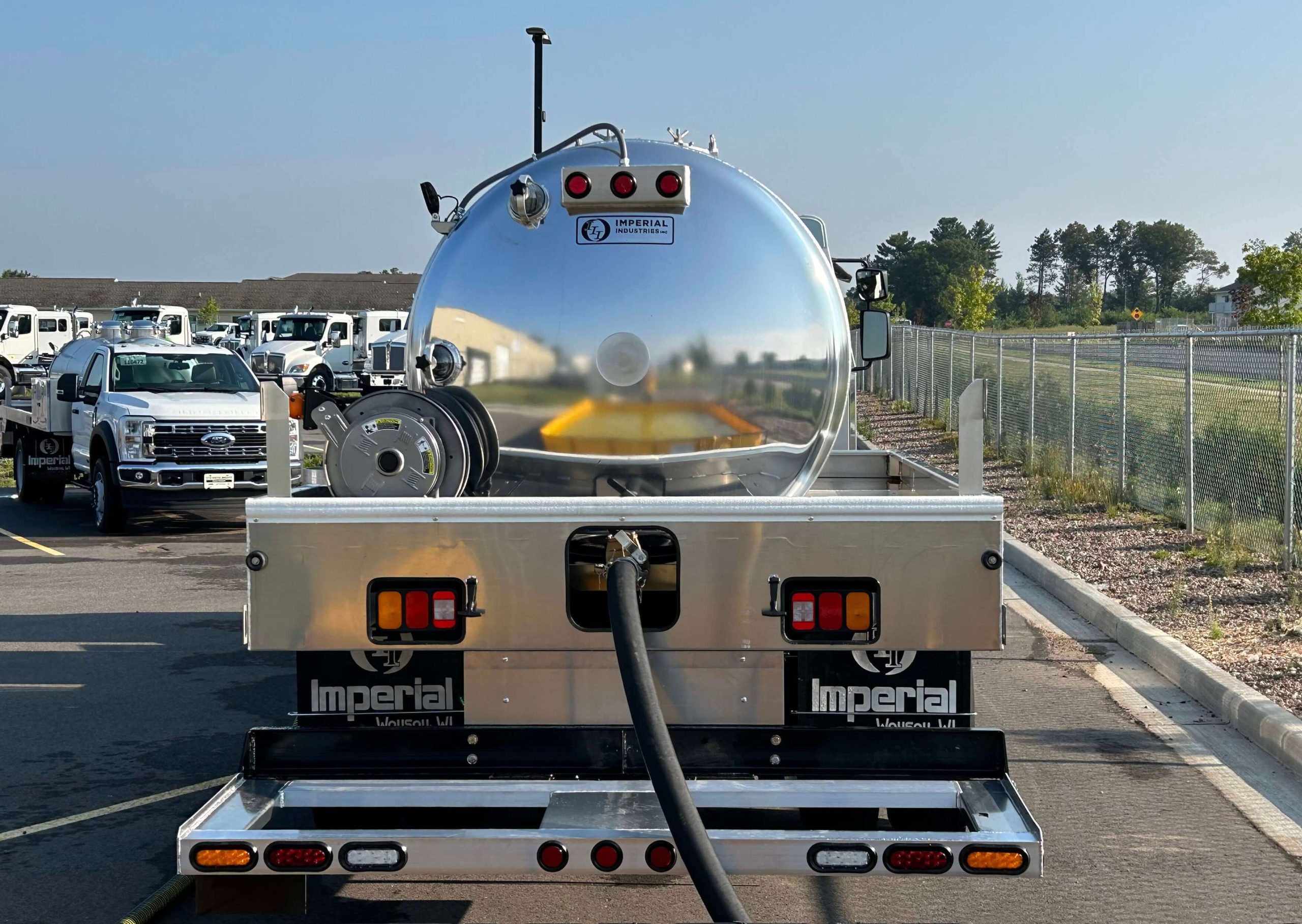 2025 Peterbilt 220EV "Electric" 4X2 (1800-Gallon 1300 Waste / 500 Water ...
