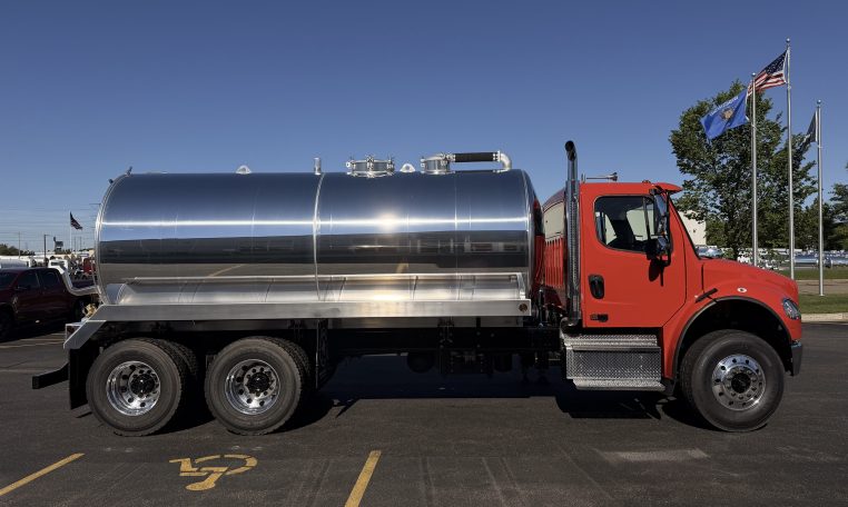 2026 Freightliner M2 106 Plus (4000-Gallon) Imperial Industries Vacuum ...